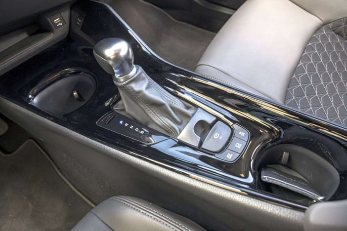 Primeur Nieuwe Citroën C4 Troeft De Toyota C Hr Af Autointernationaal Nl
