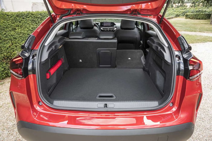 Primeur Nieuwe Citroën C4 Troeft De Toyota C Hr Af Autointernationaal Nl