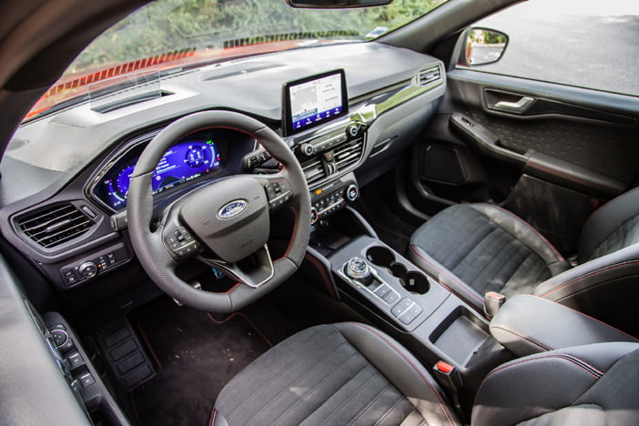 Test: Ford Kuga overtuigt als PHEV beter dan Opel Grandland X ...