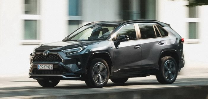 Veel elektrisch rij bereik voor een hoge prijs: test Toyota RAV4 Plug ...