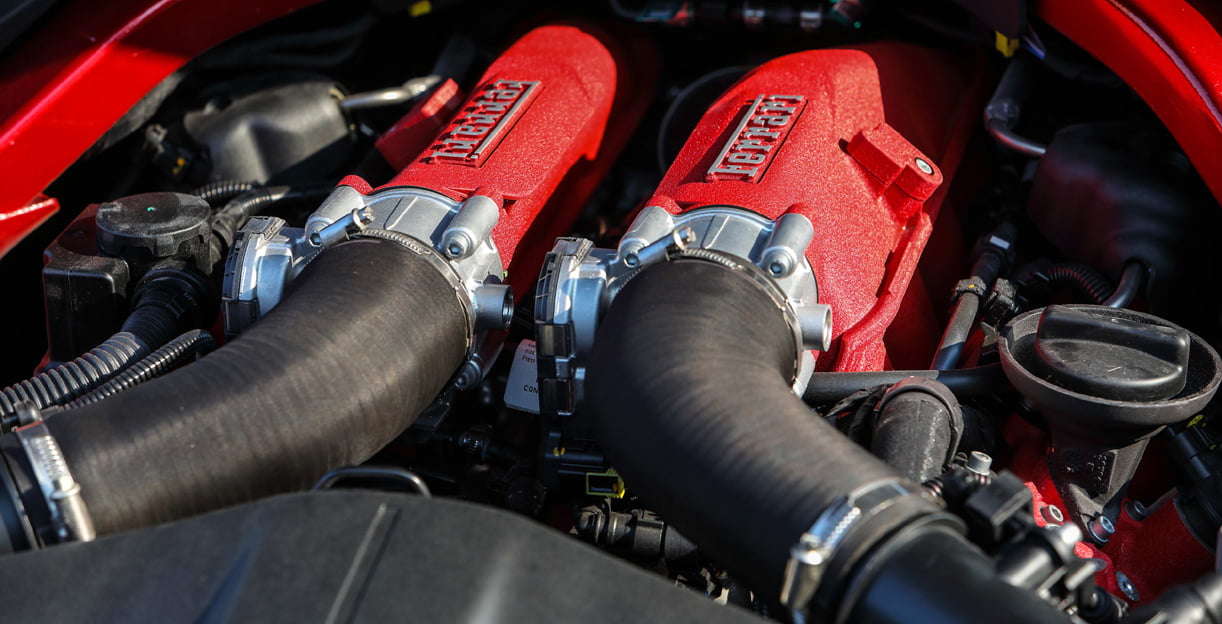 Ferrari maakt winst met benzinemodellen maar gaat toch elektrisch ...