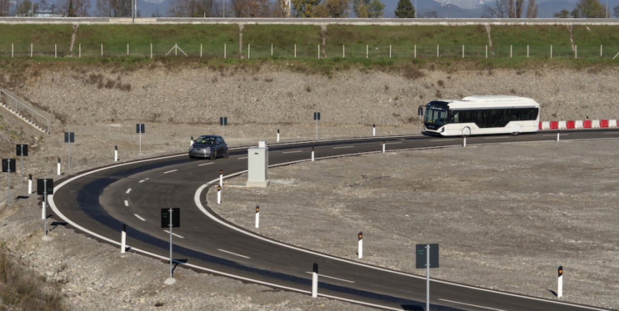 Stellantis test inductieladen tijdens het rijden – Autointernationaal.nl