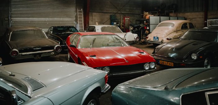 Natte droom van elke klassiekerverzamelaar speelt zich af in Dordrecht ...