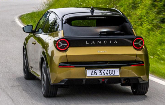 Helaas weinig anders dan een verklede Peugeot 208: test Lancia Ypsilon ...